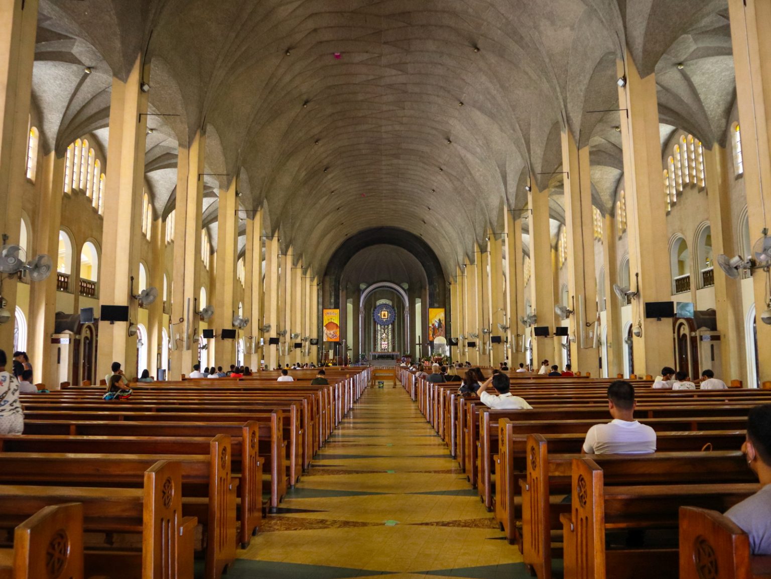Baclaran Church (National Shrine of Our Mother of Perpetual Help ...