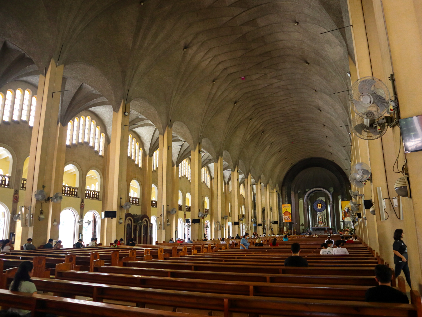 Baclaran Church (National Shrine of Our Mother of Perpetual Help ...